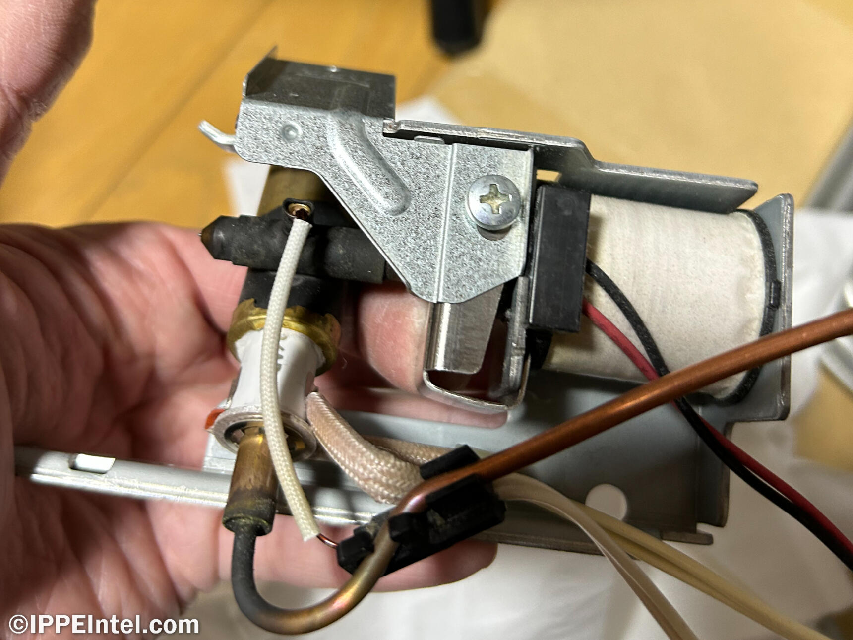 ダイニチ製ファンヒーターのエラーE02・E03・E13の直し方 – IPPEIntel.com